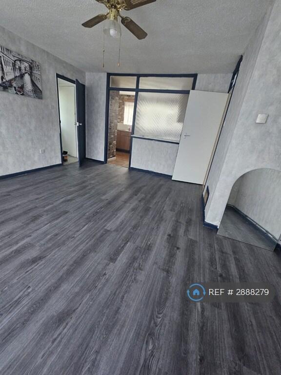 2 bedroom maisonette for rent in Forest Road, Colchester, CO4