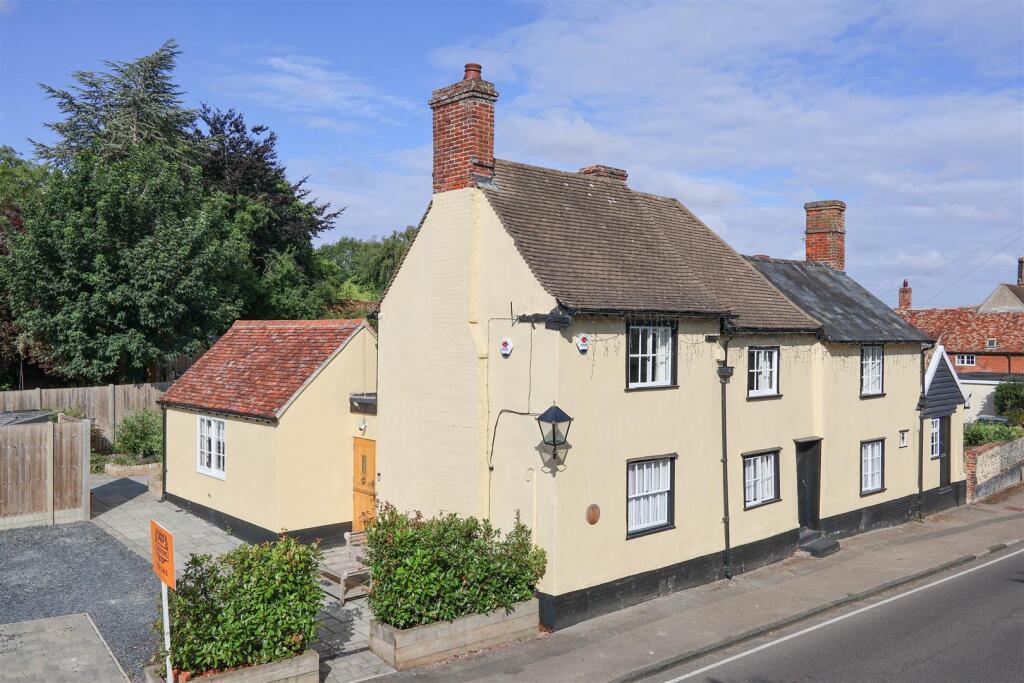 5 bedroom detached house for sale in Linton Road, Hadstock, Cambridge, CB21