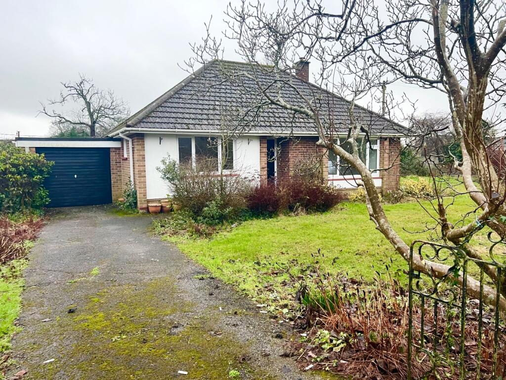 2 bedroom bungalow for sale in Newlands Copse, Blackfield, Southampton ...