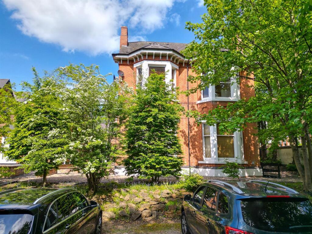 9 bedroom detached house for sale in Redcliffe Road, Nottingham, NG3