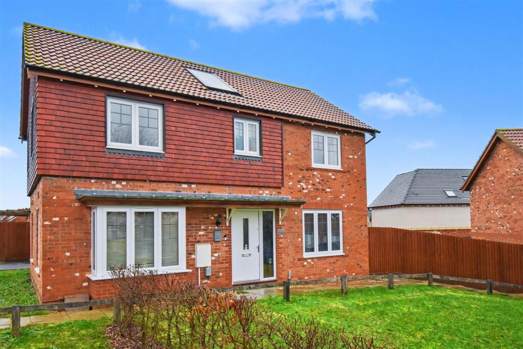 4 bedroom detached house for sale in NN17, Hobby Drive, Priors Hall ...
