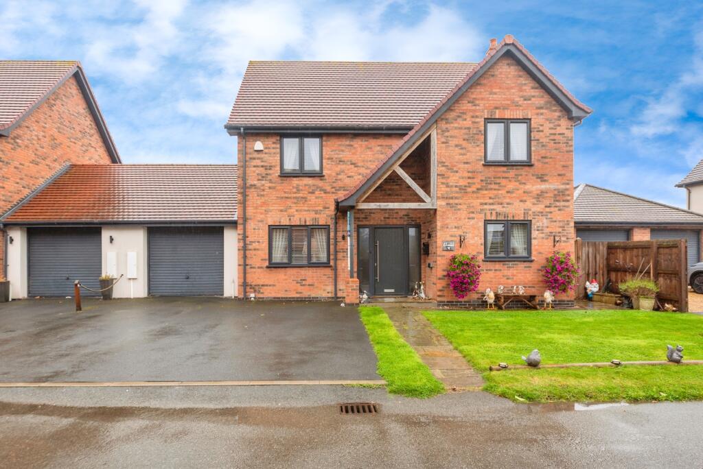 4 bedroom detached house for sale in Winters Lane, Newark, NG23