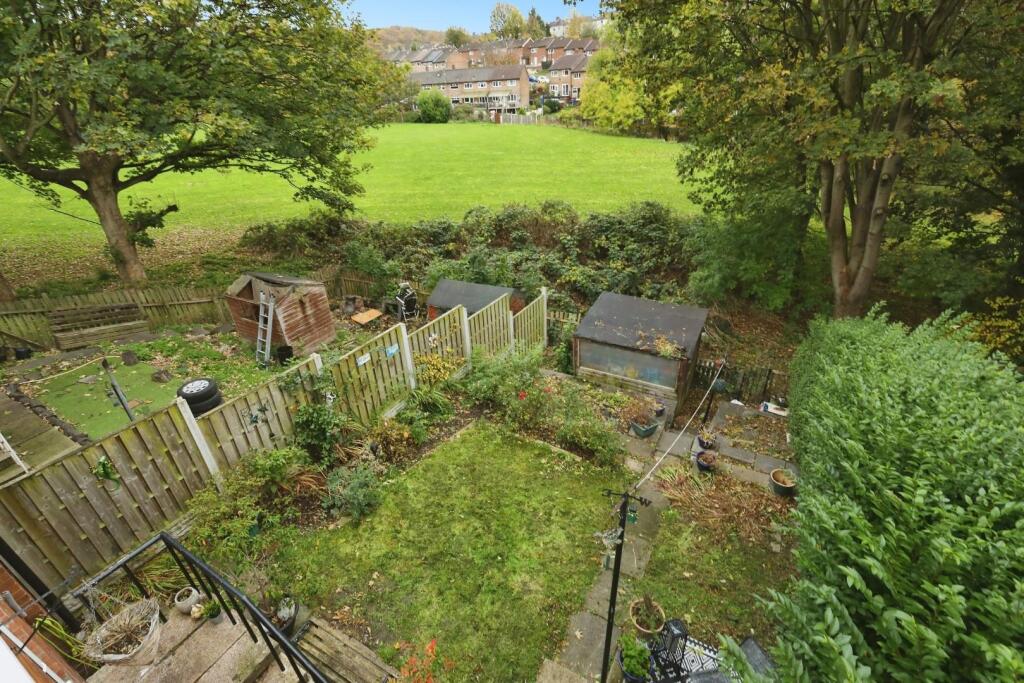 3 bedroom terraced house for sale in Cawthorne Close, Woodseats ...
