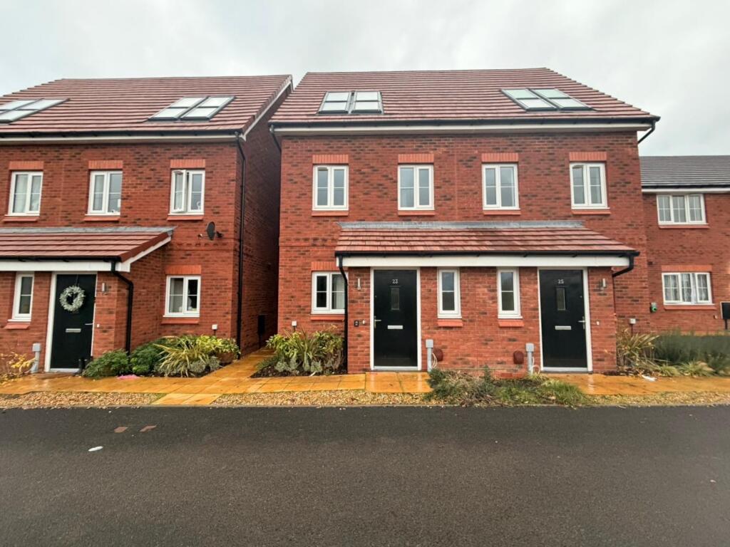 3 bedroom semi-detached house for sale in Flora Road, Coventry, CV2