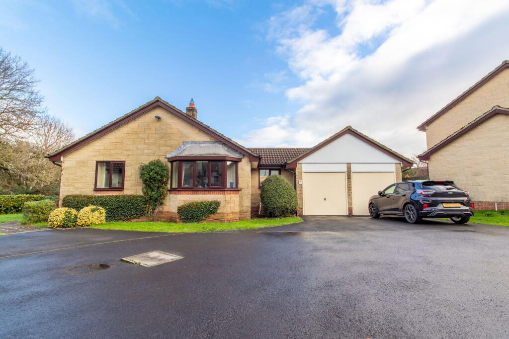 4 bedroom detached bungalow for sale in Birch Drive, Langford, BS40