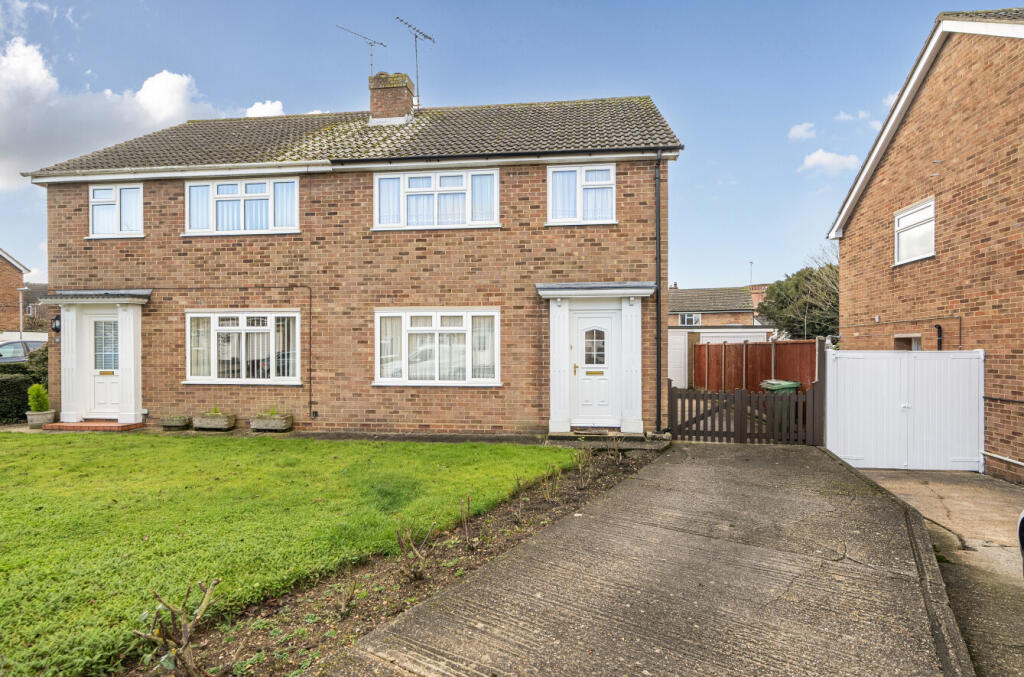 3 bedroom semi-detached house for sale in Bois Hall Gardens, Halstead ...