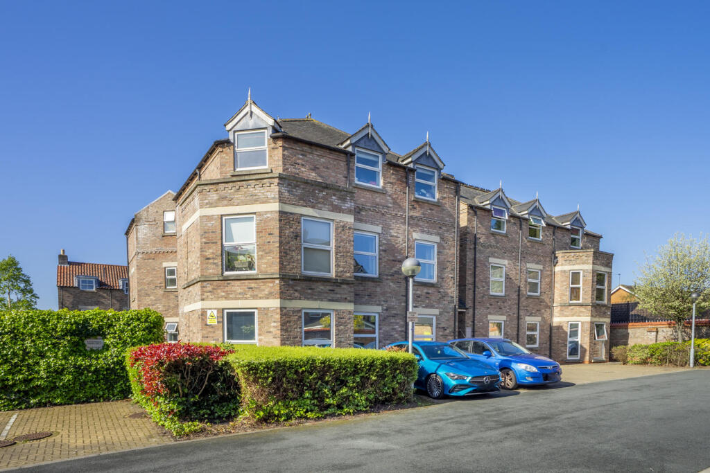 2 bedroom apartment for sale in West Grange Court, York, YO30