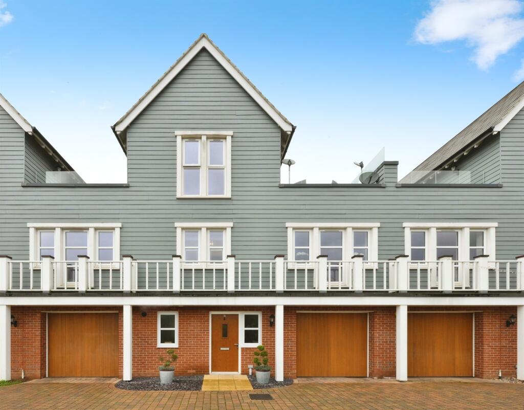 4 bedroom terraced house for sale in Randall Lane, BISHOP'S STORTFORD, CM23