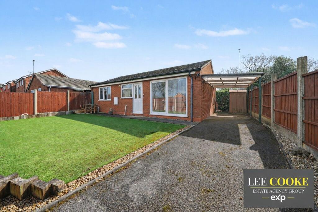 2 bedroom detached bungalow for sale in Cannock Road, (Off Gorsemoor ...