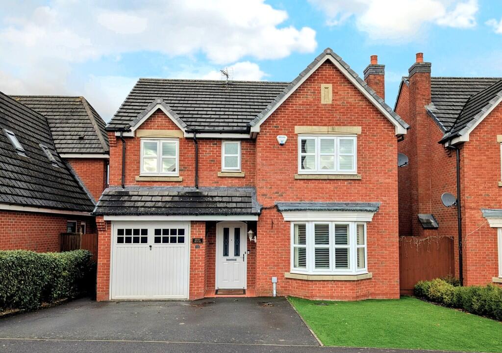 4 bedroom detached house for sale in Stuart Close, Ashbourne, DE6
