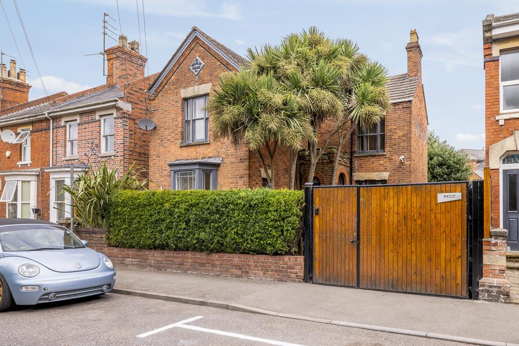 3 bedroom detached house for sale in Priory Road, Spalding, PE11