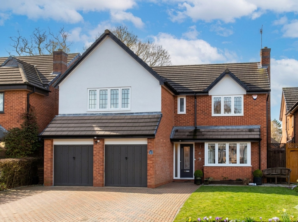 4 bedroom detached house for sale in Enright Close, Leamington Spa, CV32