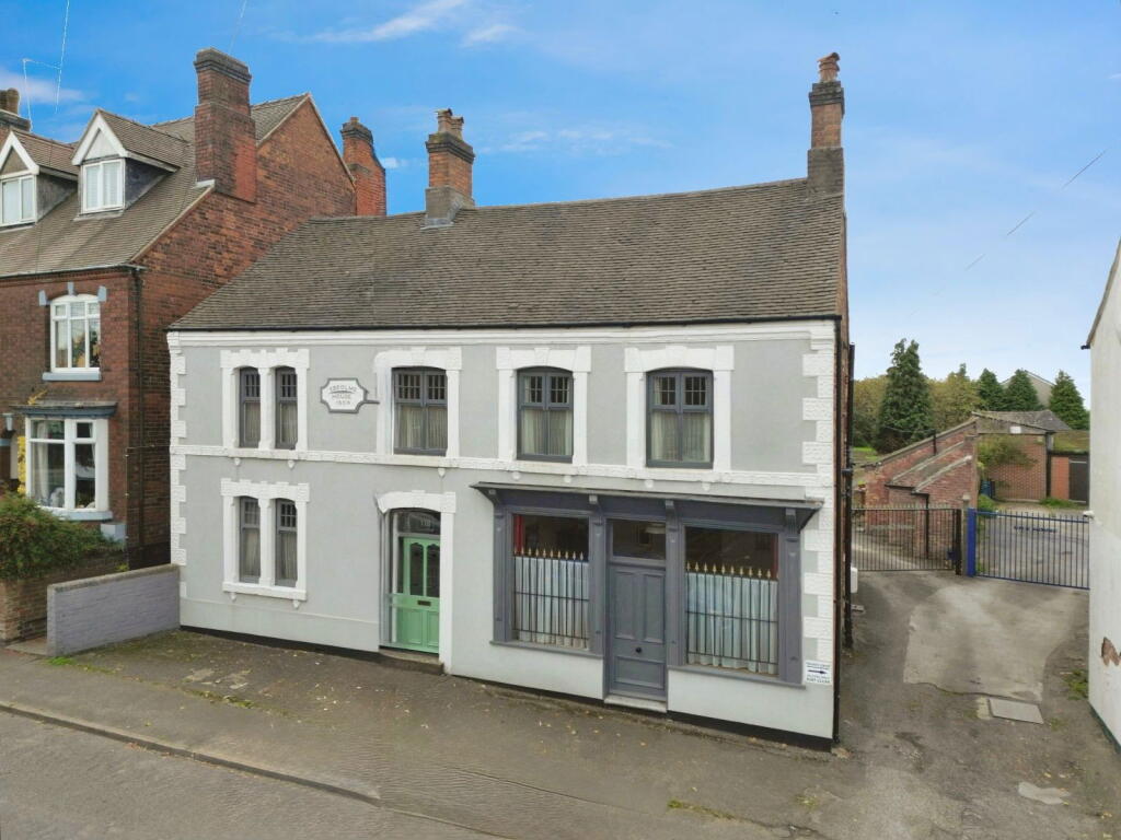 4 bedroom detached house for sale in Period Home & Grade II Listed Barn ...