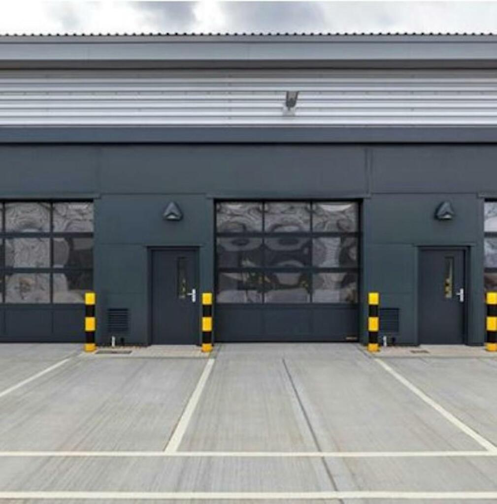 Distribution warehouse to lease in Unit 17, Innovation Business Centre ...