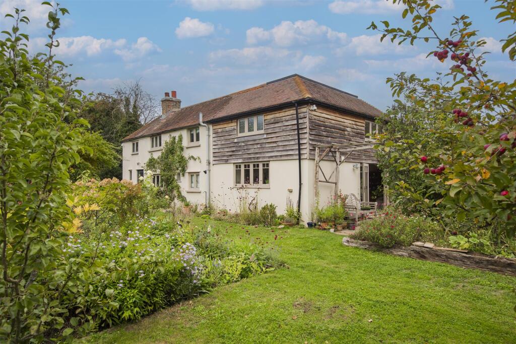 4 bedroom detached house for sale in Old Ryarsh Lane, West Malling, ME19