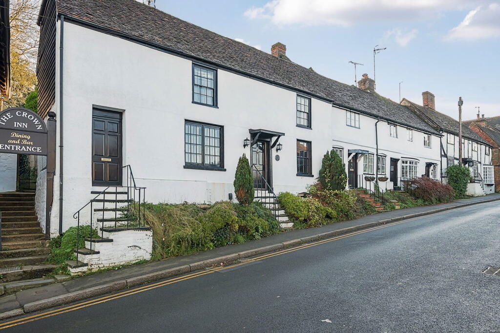 4 bedroom end of terrace house for sale in High Street, Oxted, RH8 9LN, RH8