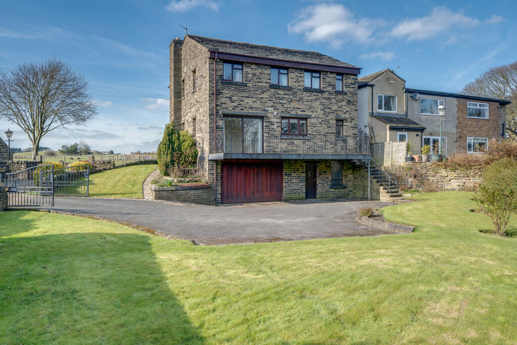 3 bedroom detached house for sale in Hunsworth Lane, East Bierley, BD4
