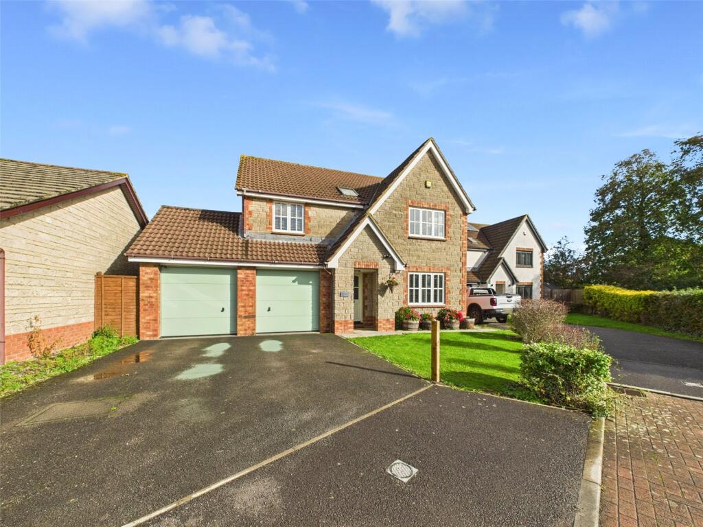 4 bedroom detached house for sale in Lavender Close, Wick St. Lawrence ...