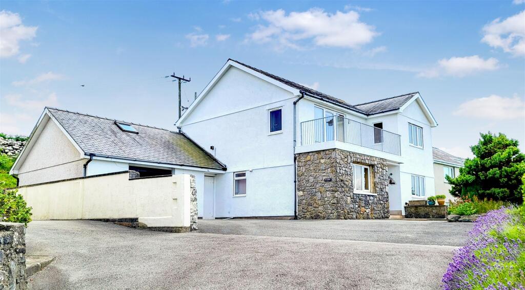 4 bedroom detached house for sale in Ty Cefn, Heol Y Bryn, Harlech, LL46