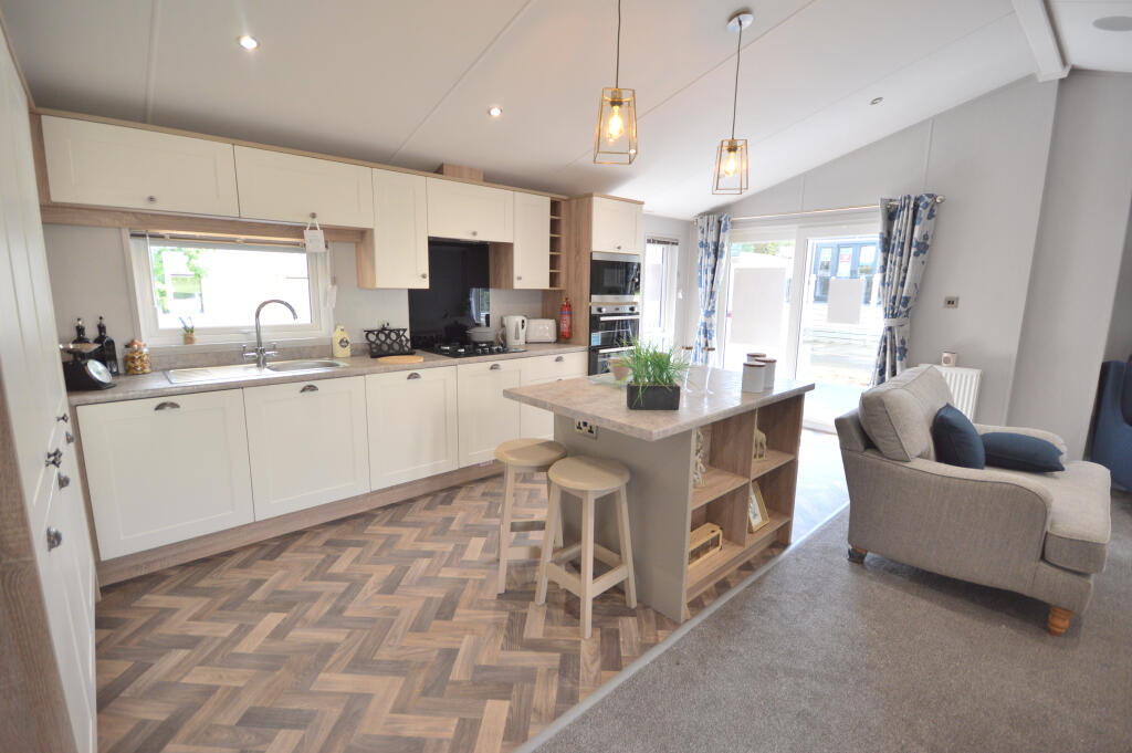 2 bedroom lodge for sale in Chichester Lakeside Holiday Park, Vinnetrow ...