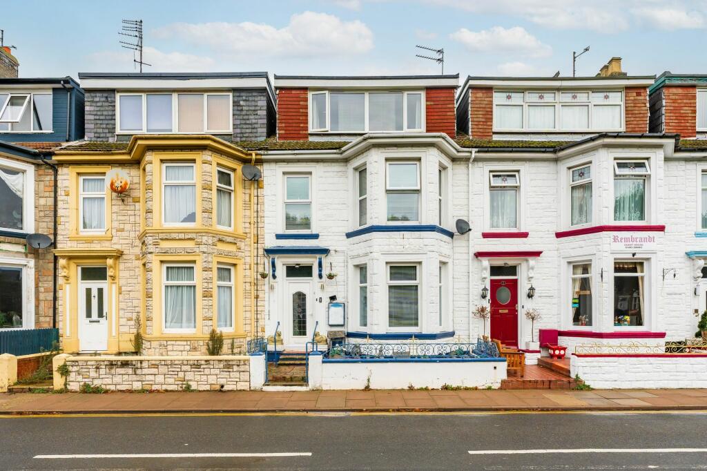 6 bedroom terraced house for sale in Trafalgar Road, Great Yarmouth, NR30