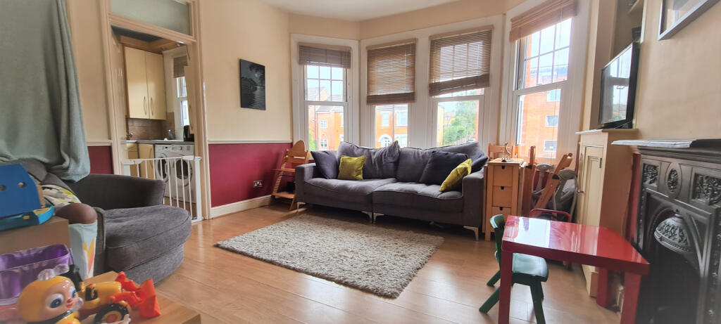 2 bedroom flat for sale in Park Road, EN4 New Barnet, EN4