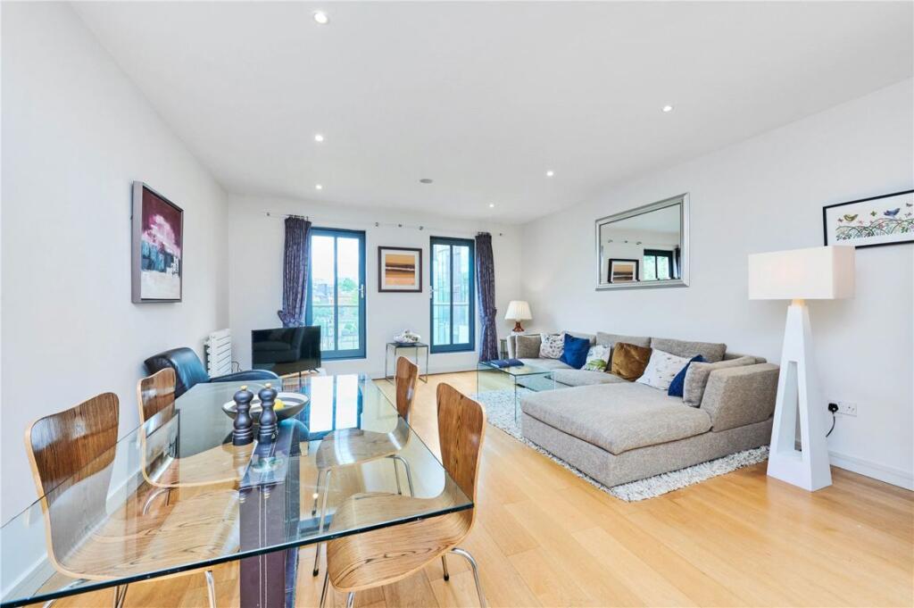 2 bedroom house for sale in Lant Street, London Bridge, SE1