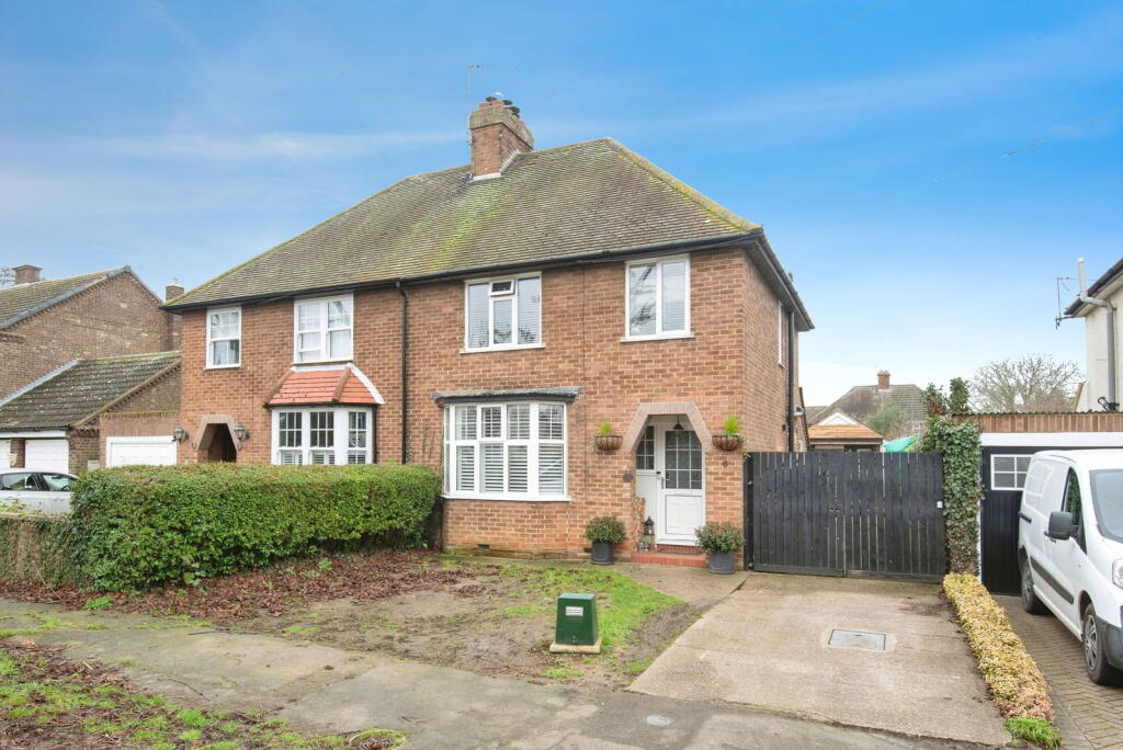 3 bedroom semi-detached house for sale in Westfield Road, Henlow, SG16 ...