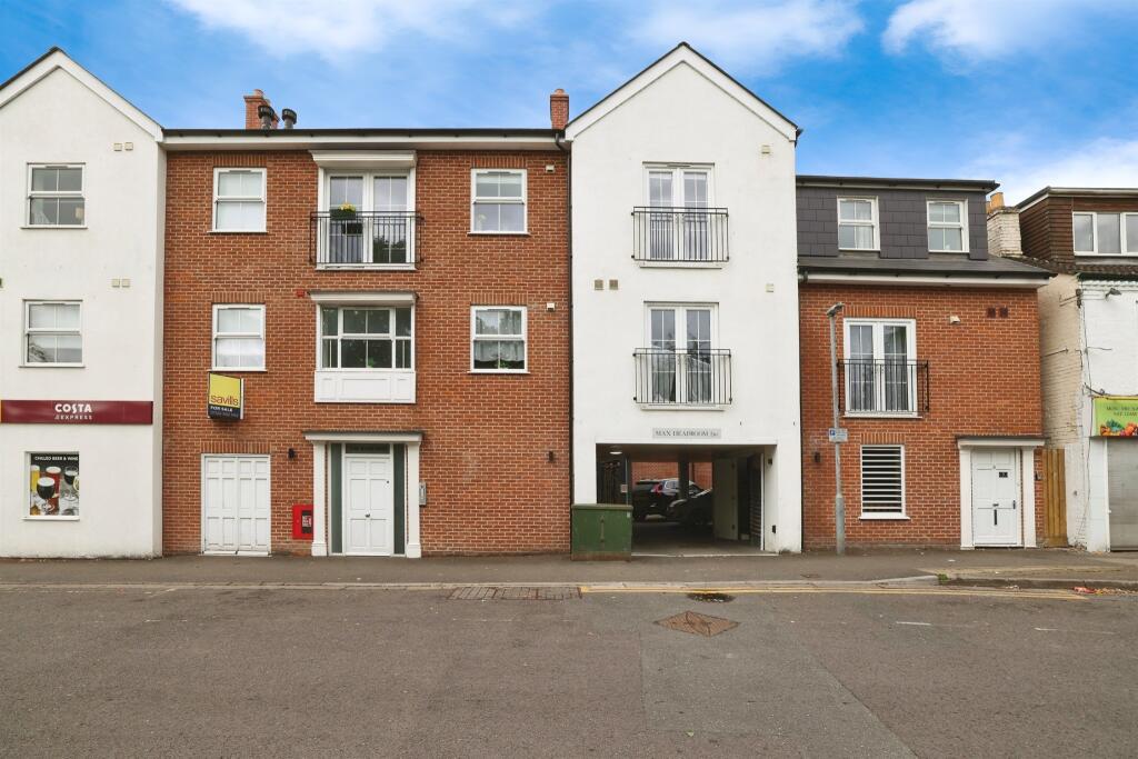 2 bedroom apartment for sale in Devizes Road, Salisbury, SP2
