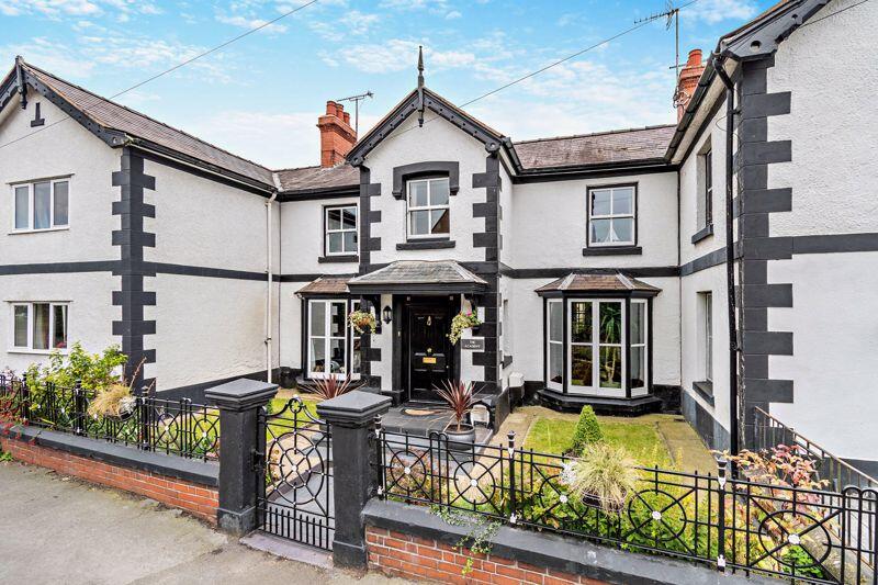 4 bedroom character property for sale in Castle Street, Holt, LL13
