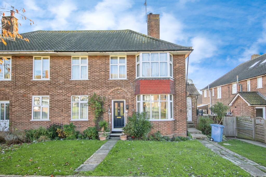 2 bedroom maisonette for sale in Broadwater Gardens, Shotley Gate ...