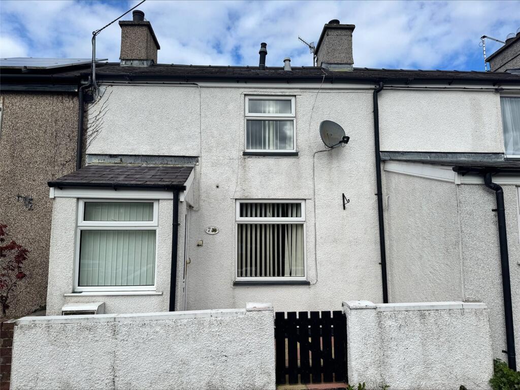 3 bedroom terraced house for sale in Bryntirion, Bethesda, Bangor ...