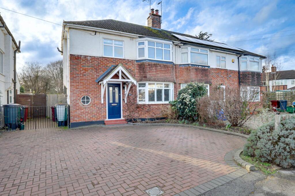 3 bedroom semi-detached house for sale in Chiltern Road, Caversham, RG4