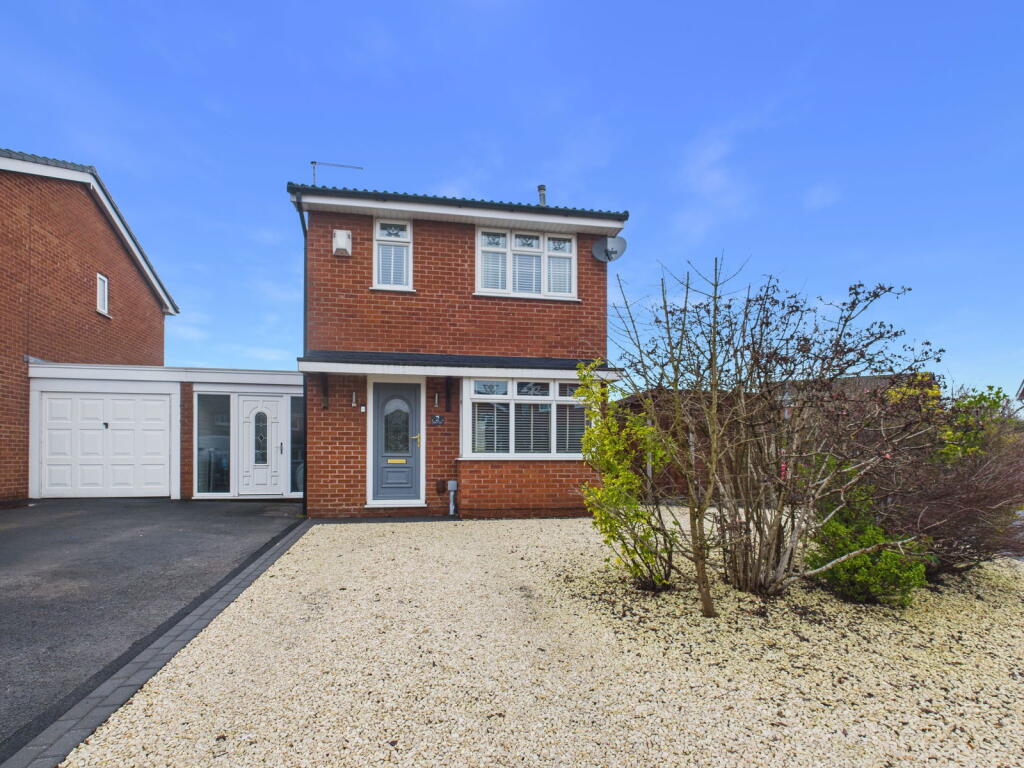 3 bedroom detached house for sale in Bodnant Close, Crewe, CW1 3YS, CW1