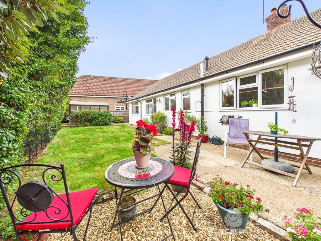 4 bedroom detached bungalow for sale in Windsor Road, Lindford, Bordon ...