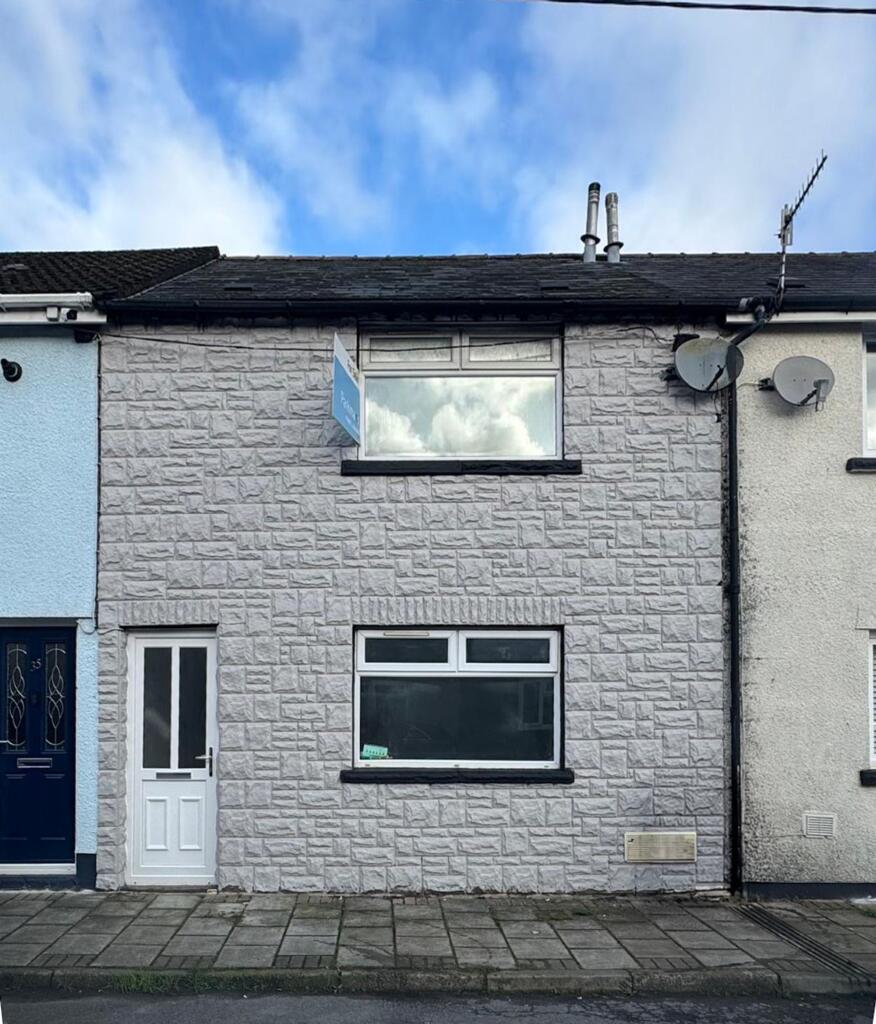 3 bedroom terraced house for sale in William Street, Tir-Y-Berth, CF82