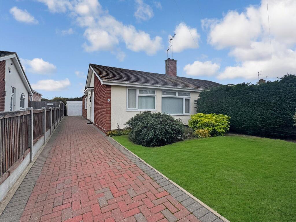 3 bedroom semi-detached bungalow for sale in Field Way, Wivenhoe ...