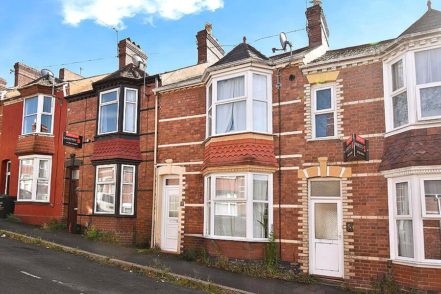 3 bedroom terraced house for sale in Salisbury Road, Mount Pleasant ...