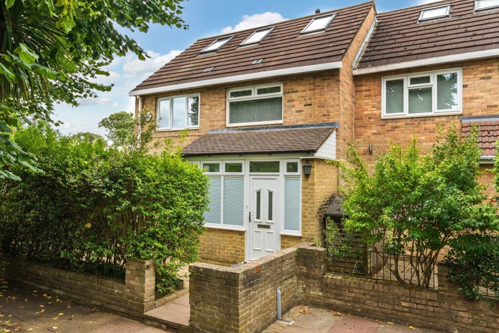 4 bedroom end of terrace house for sale in Gressenhall Road ...