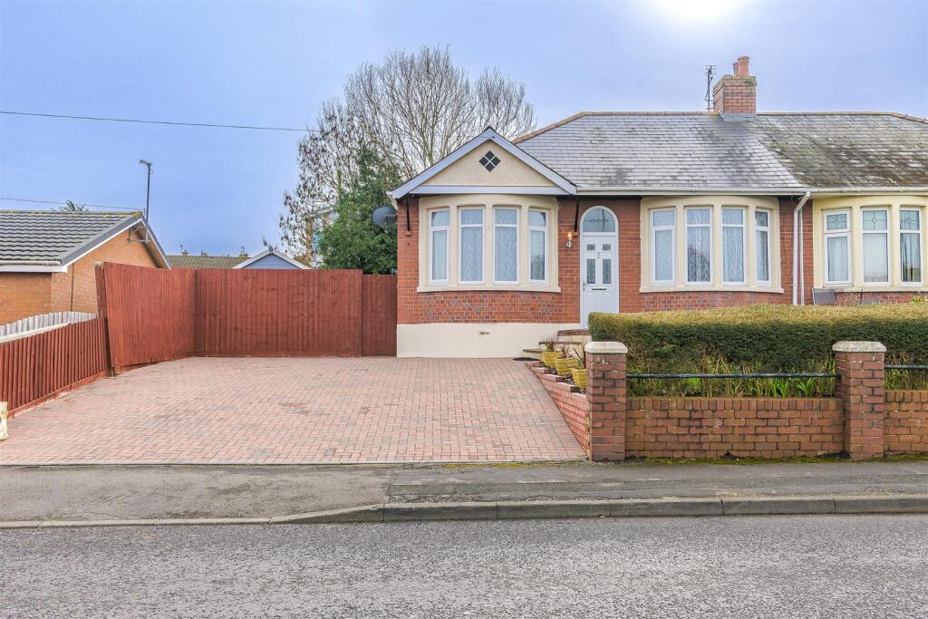 2 bedroom semi-detached bungalow for sale in Coldbrook Road East, Barry ...