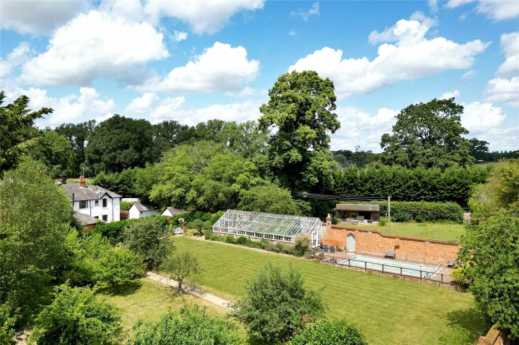 5 bedroom link detached house for sale in Lambs Lane, Swallowfield ...