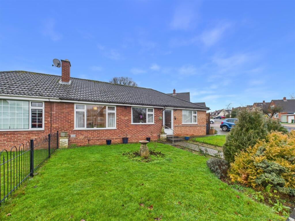 3 bedroom semi-detached bungalow for sale in Cavendish Avenue ...