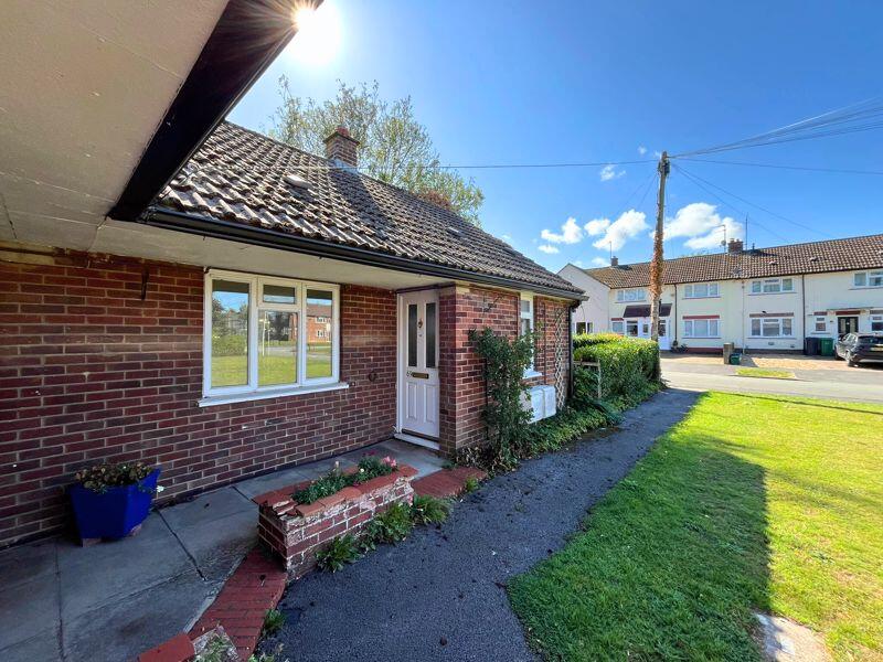 1 bedroom bungalow for sale in Burchell Road, Speen, Newbury, RG14