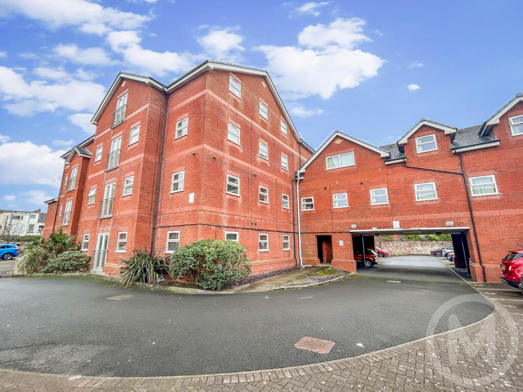 3 bedroom flat for sale in Salthouses, Osborne Road, FY4 1GY, FY4