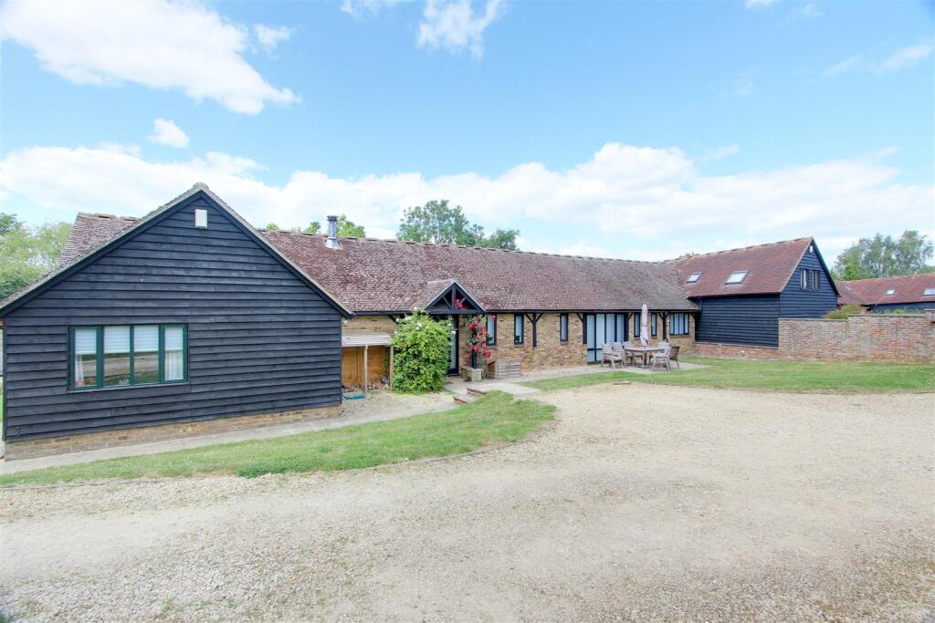 4 bedroom barn conversion for sale in Long Marston Road, Cheddington, LU7