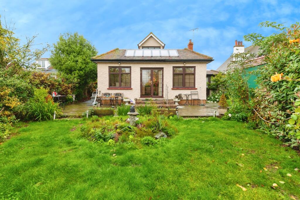 3 bedroom bungalow for sale in Dumont Avenue, St. Osyth, Clacton-on-Sea ...