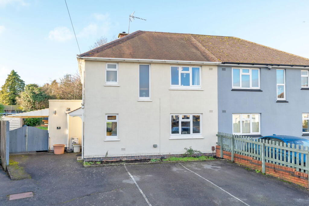 3 bedroom semi-detached house for sale in Meadow Street, Market ...