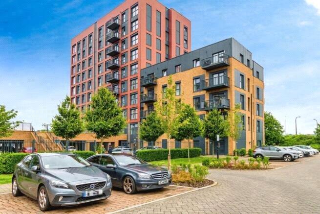 2 bedroom flat for sale in Meridian Way, Southampton, Hampshire, SO14