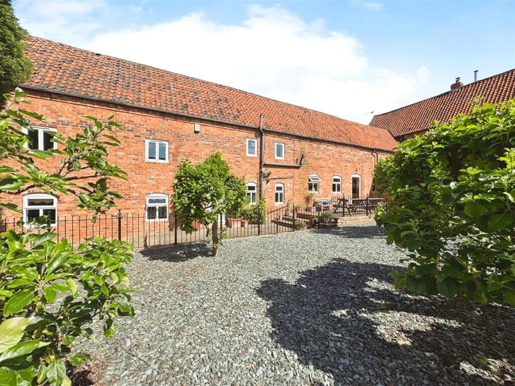 6 bedroom barn conversion for sale in Newark Road, Wellow, Newark, NG22