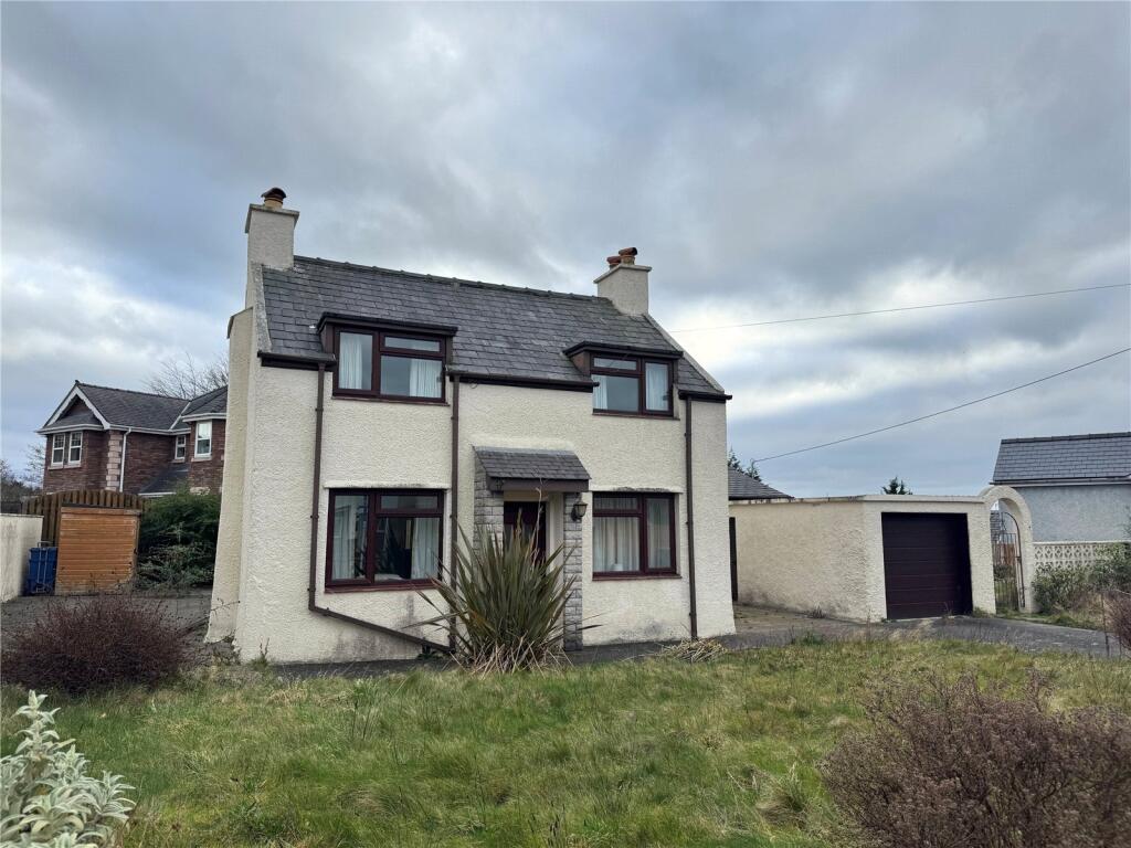 2 bedroom detached house for sale in Penrhosgarnedd, Bangor, Gwynedd, LL57